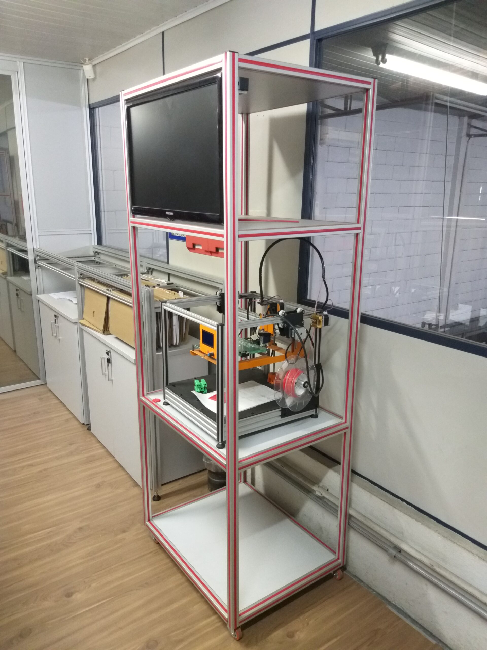 Perfis de alumínio para uma ergonomia excepcional • Alumaker